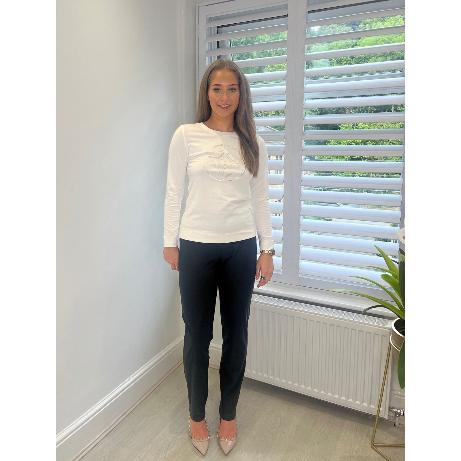 Icona Circle Motif T-shirt in Ivory