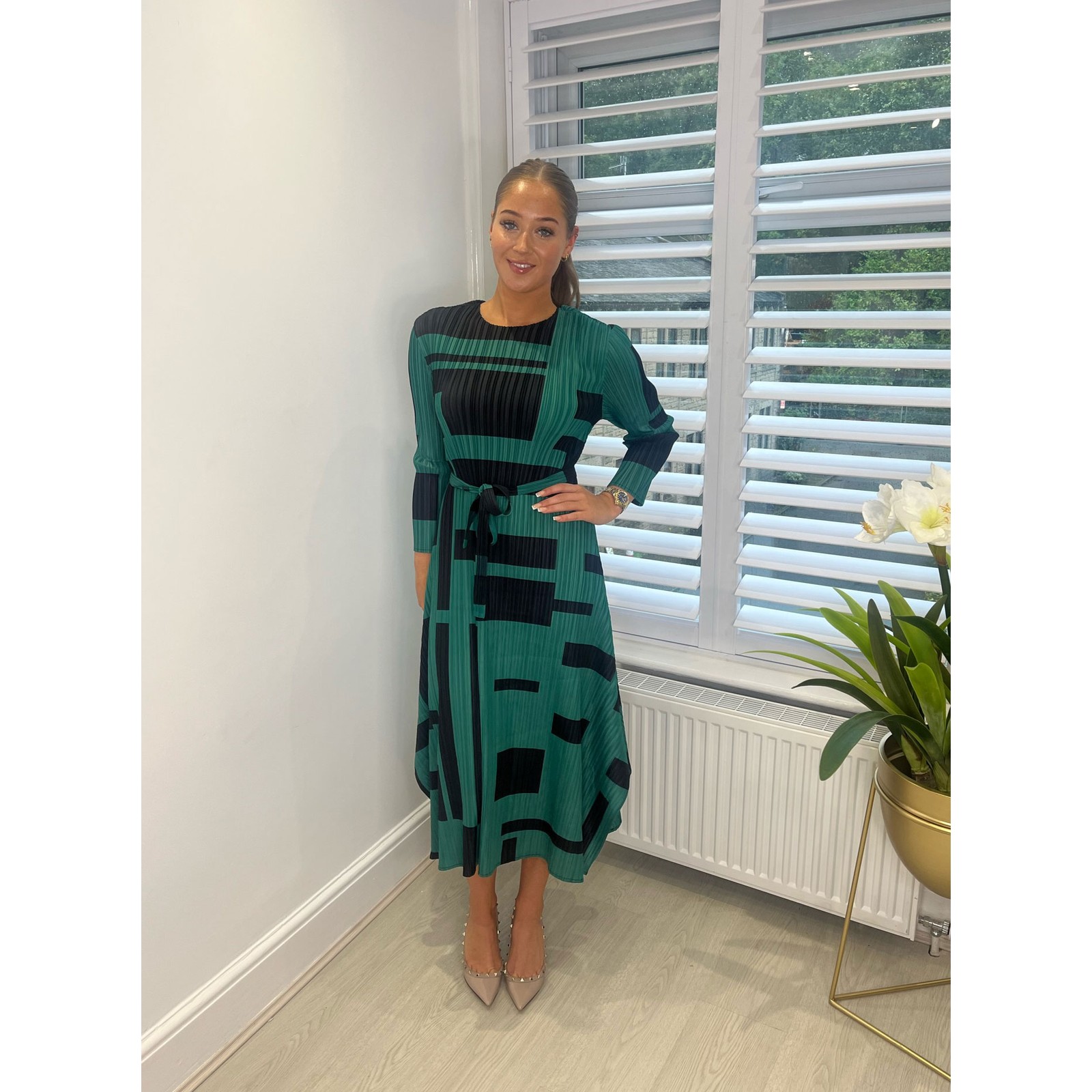 Malissa J Provence Plissé Abstract Dress in Green & Black