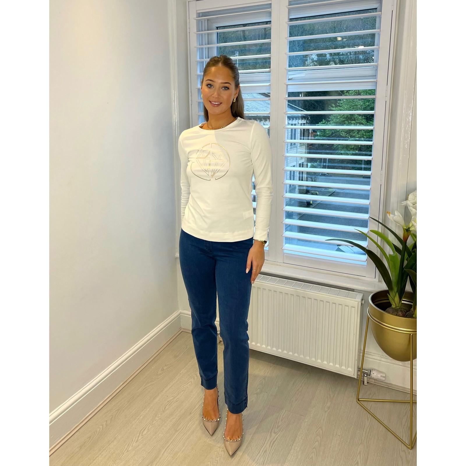 Robell Marie Petite 29 Inch Length Denim in Mid Denim Blue