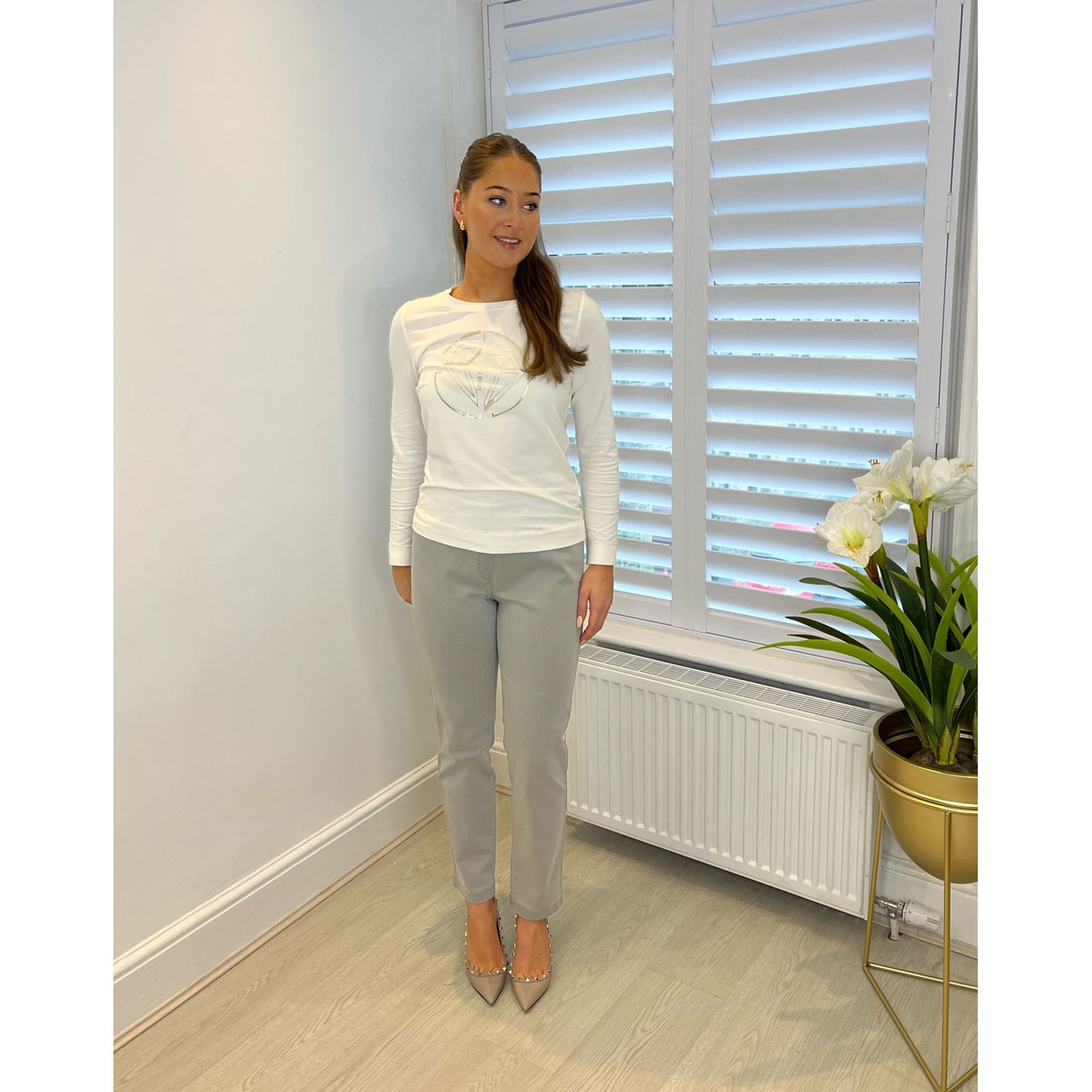 Robell Bella Petite 29 Inch Length Denim in Silver Grey
