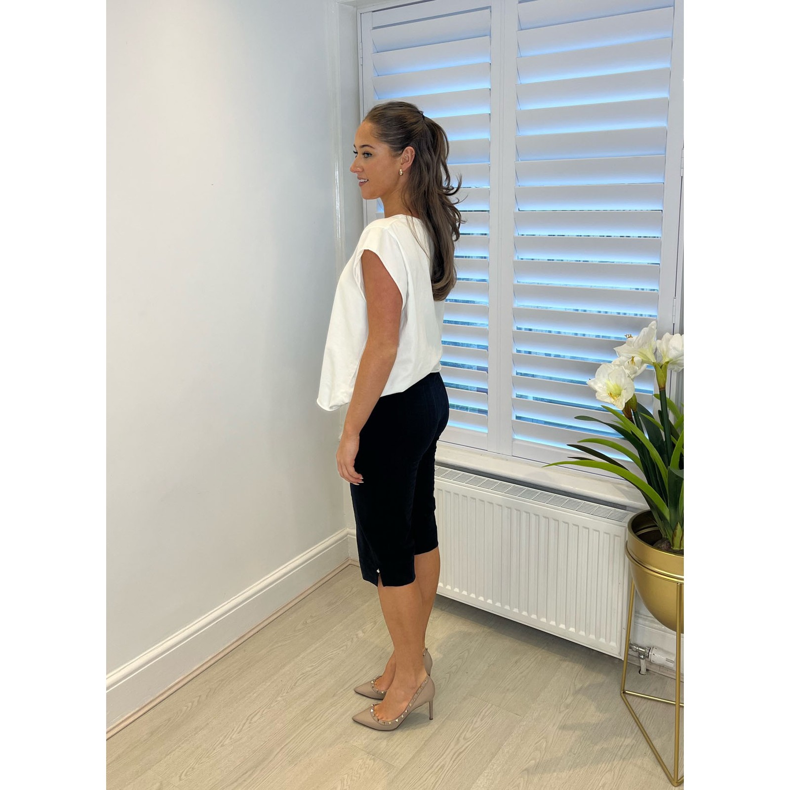 Robell Bella 05 Cotton Rich Seersucker Shorts in Navy