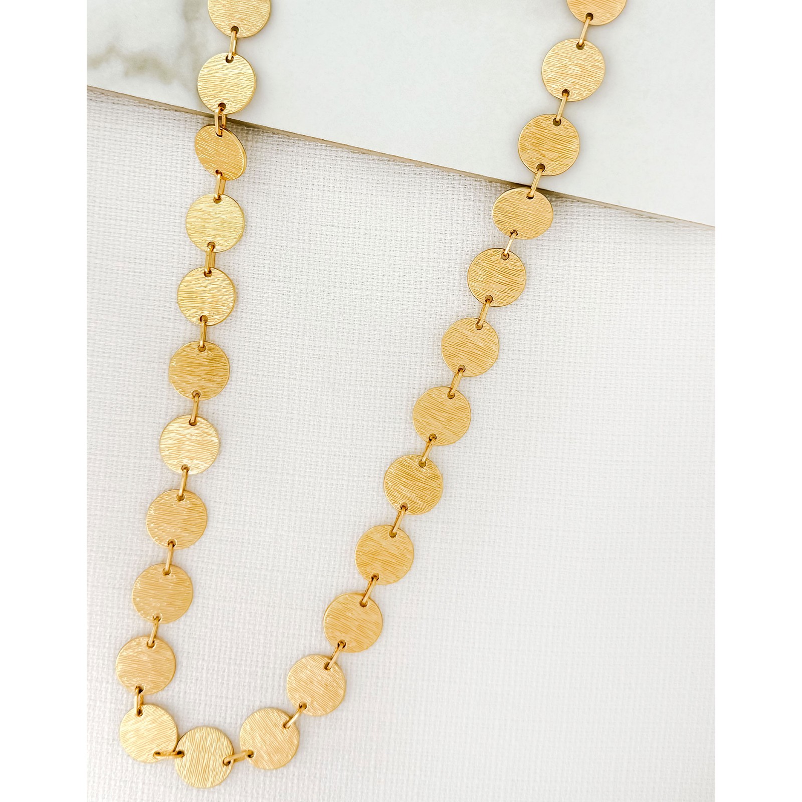 Envy Circle Chain Necklace in Gold